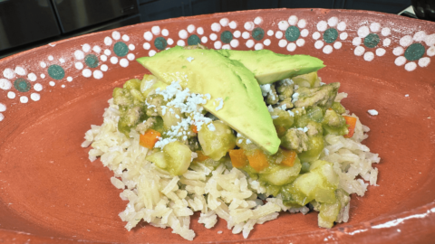 Hominy Green Revoltijo | Juanita's Foods